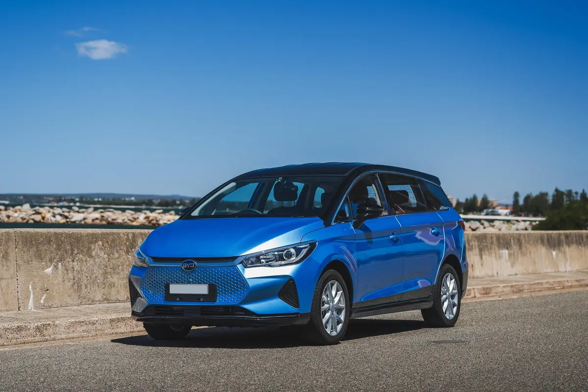 Car Hire in Rockdale | BYD e6, 2021, 400kms range in Sydney | evee