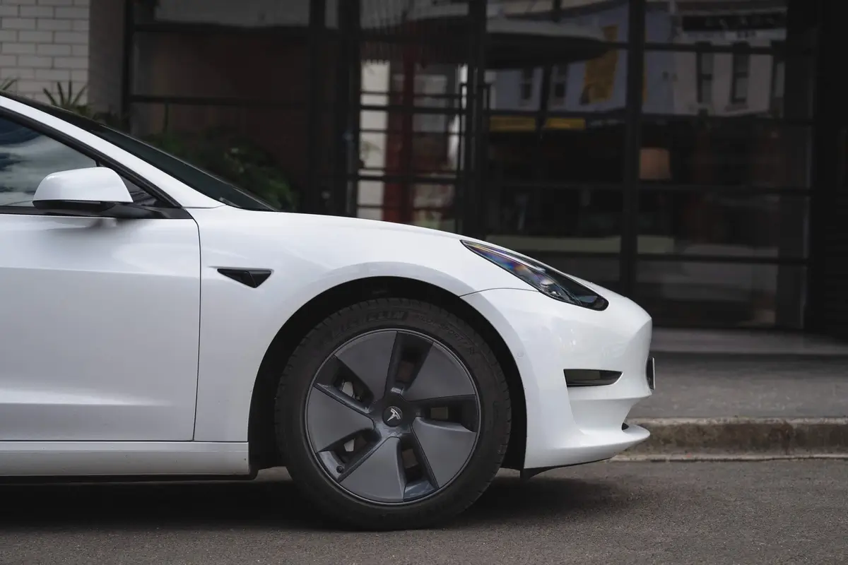 Car Hire in Mascot | Tesla Model 3, 2021 in Sydney | evee