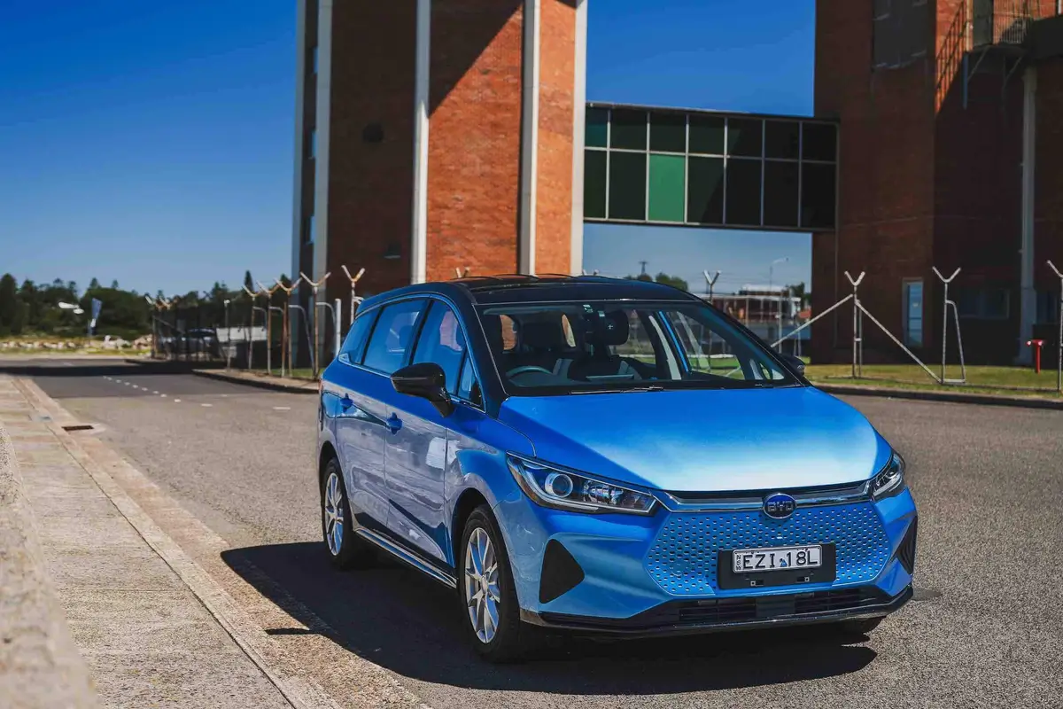 Car Hire in Rockdale | BYD e6, 2021, 400kms range in Sydney | evee