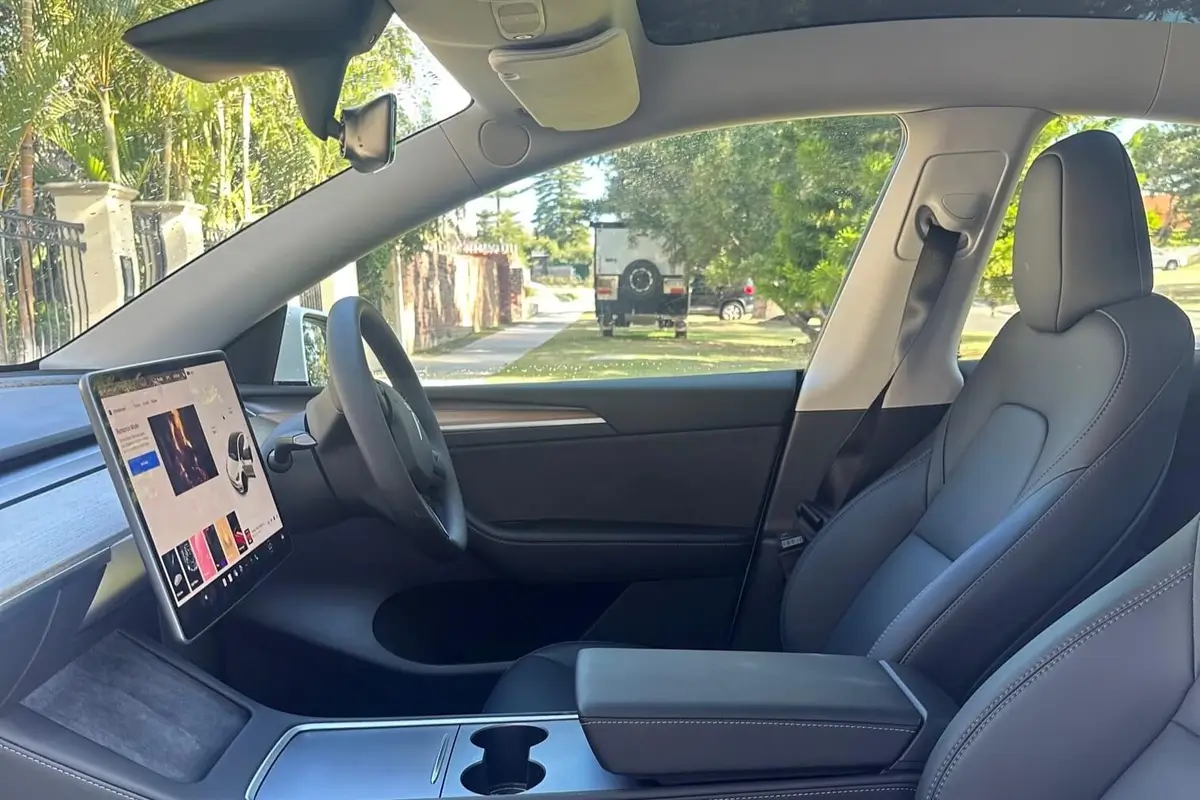 Car Hire in Swanbourne | Tesla Model Y, 2023, 420kms range in Perth | evee