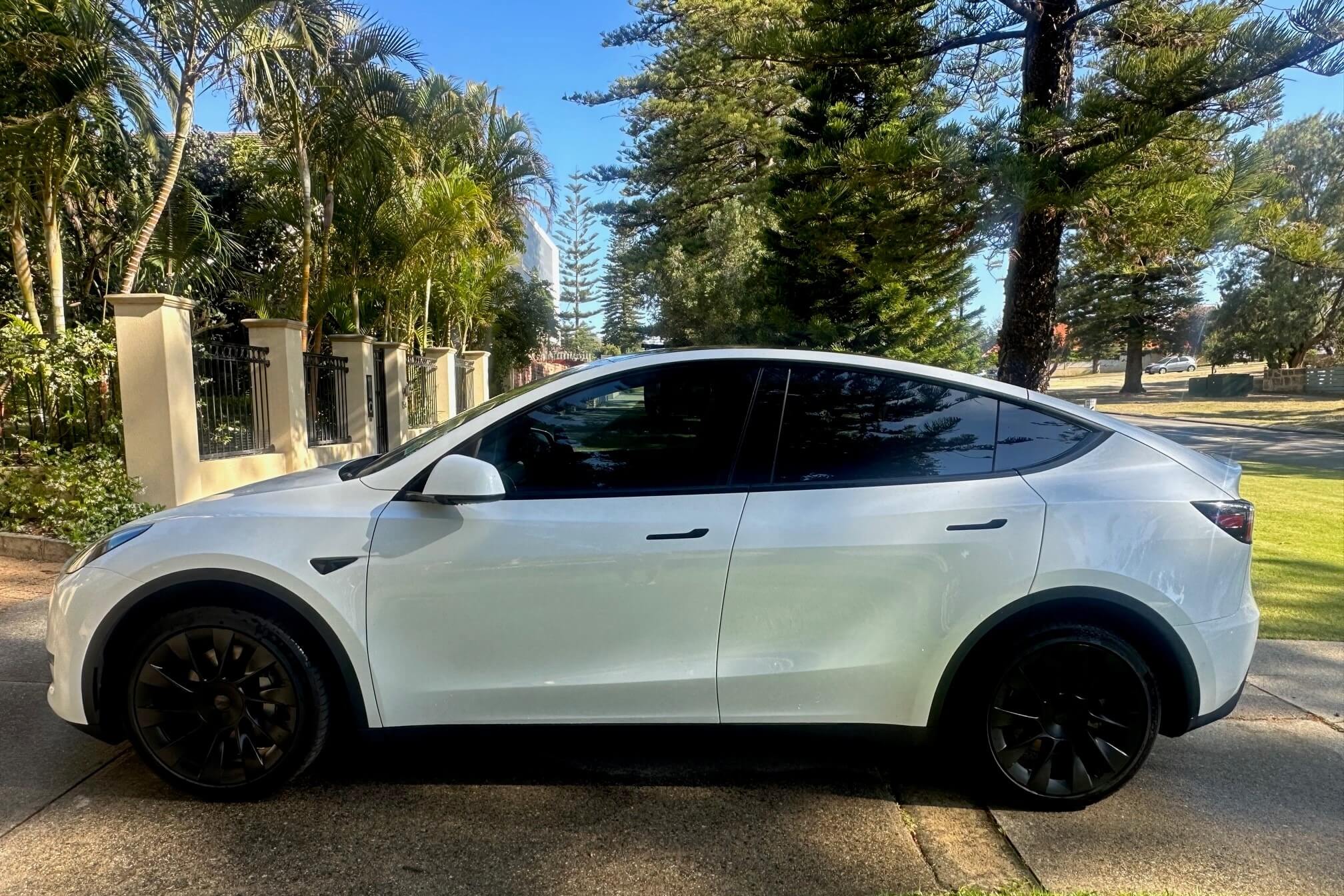 Car Hire in Swanbourne | Tesla Model Y, 2023, 420kms range in Perth | evee
