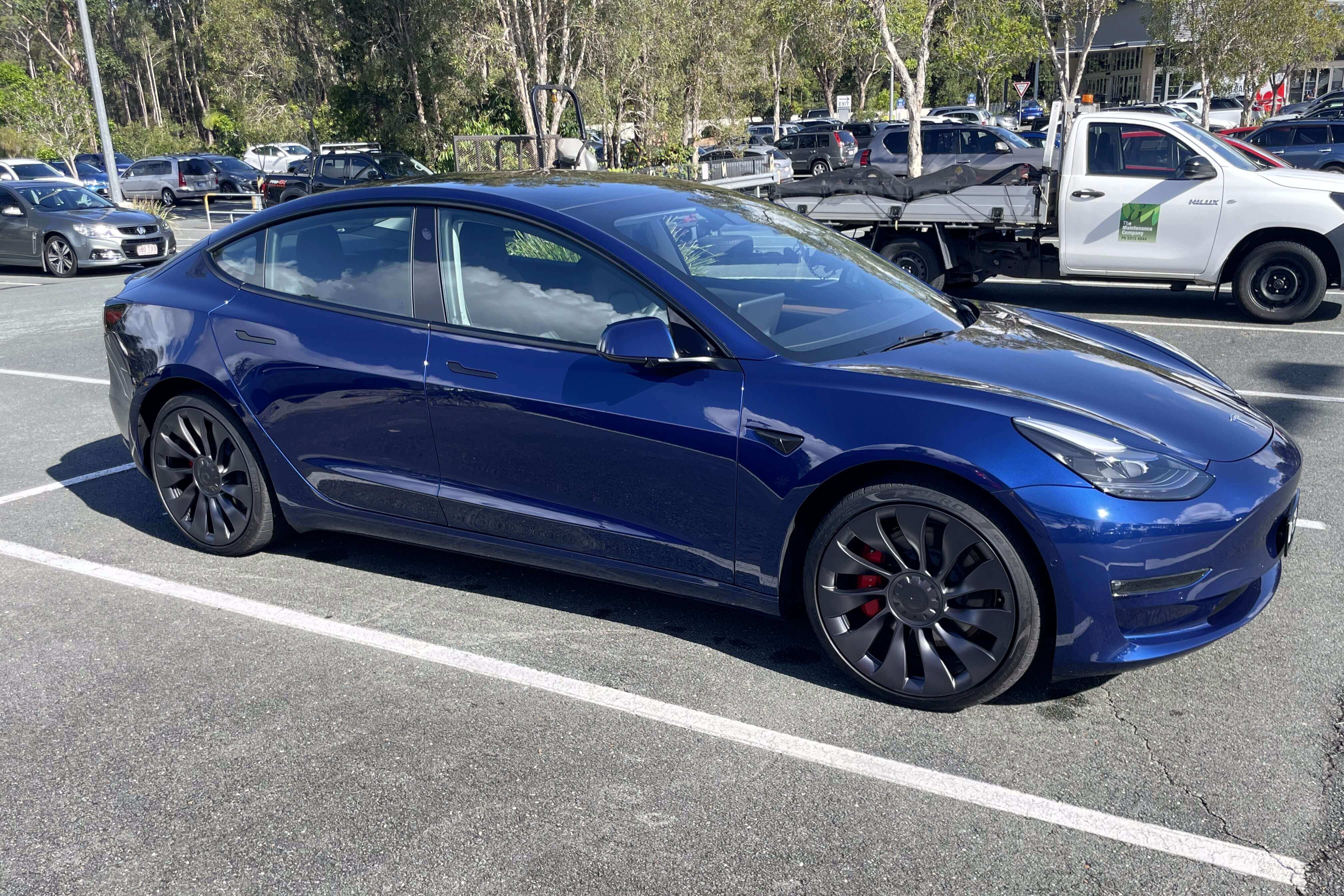 Car Hire in Noosa Heads | Tesla Model 3, 2022, 550kms range in Sunshine ...