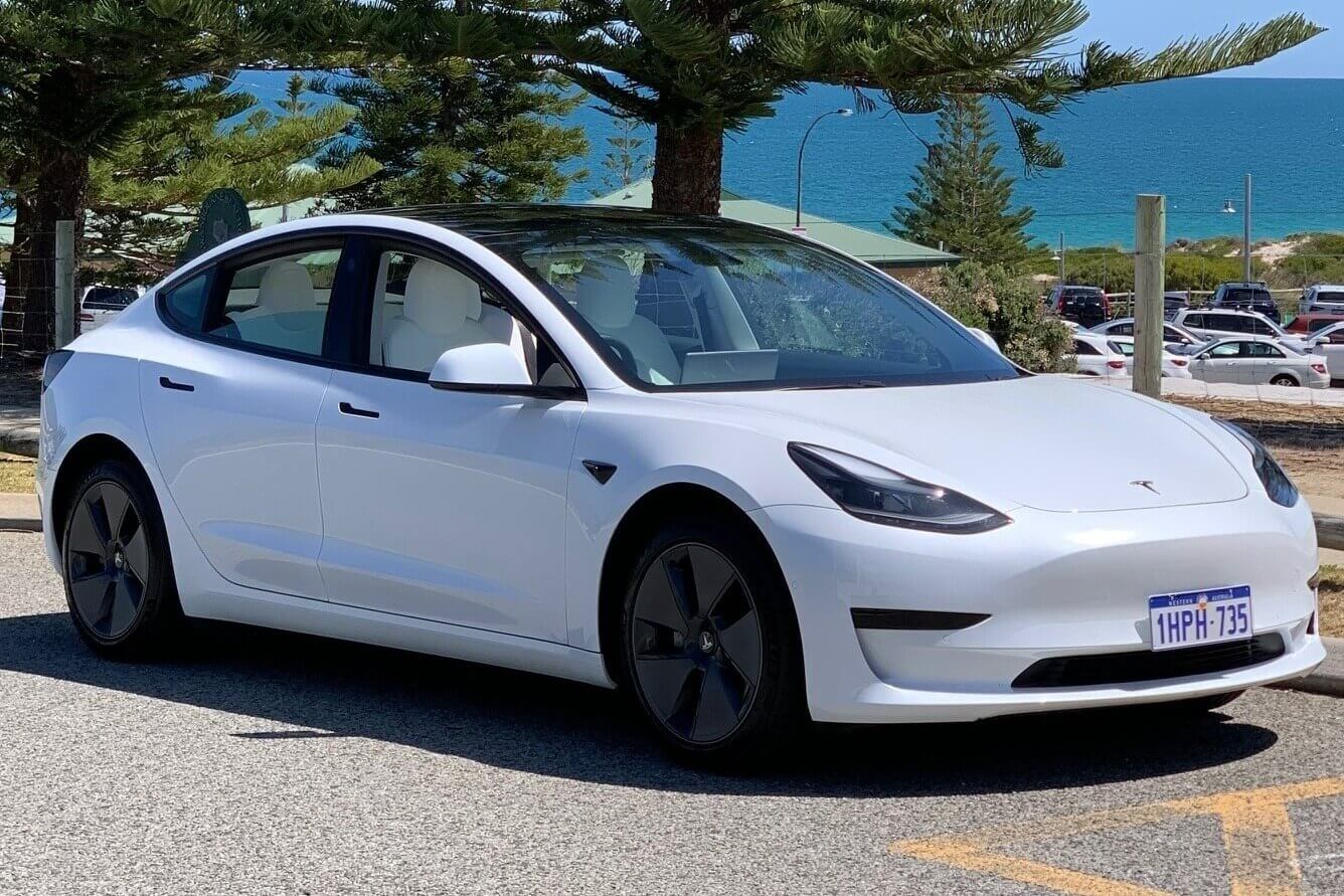 Car Hire in East Perth | Tesla Model 3, 2021, 411kms range in Perth | evee